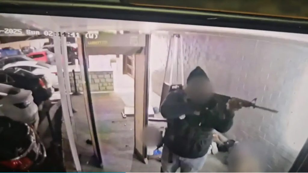 Tennessee Nightclub Security Guard In Shootout With Mass Shooter - Moon 10